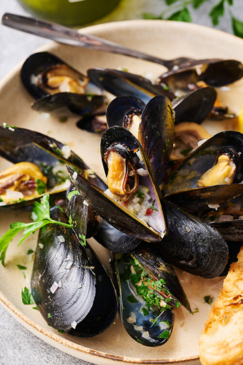 Mussels with White Wine Garlic Sauce - Baker by Nature